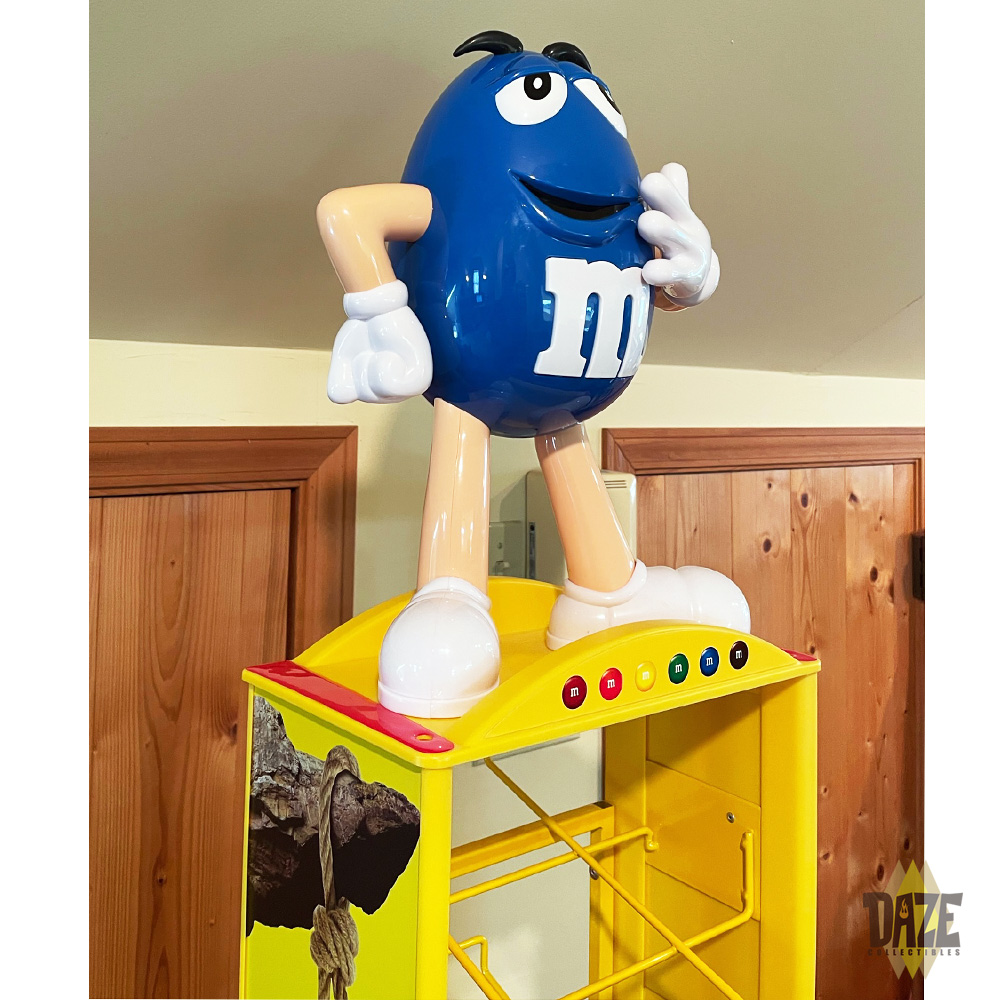 DAZE COLLECTIBLES / M&Ms DISPLAY CANDY STORE RACK